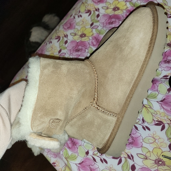 UGG | Shoes | Ugg Arielle Boots | Poshmark